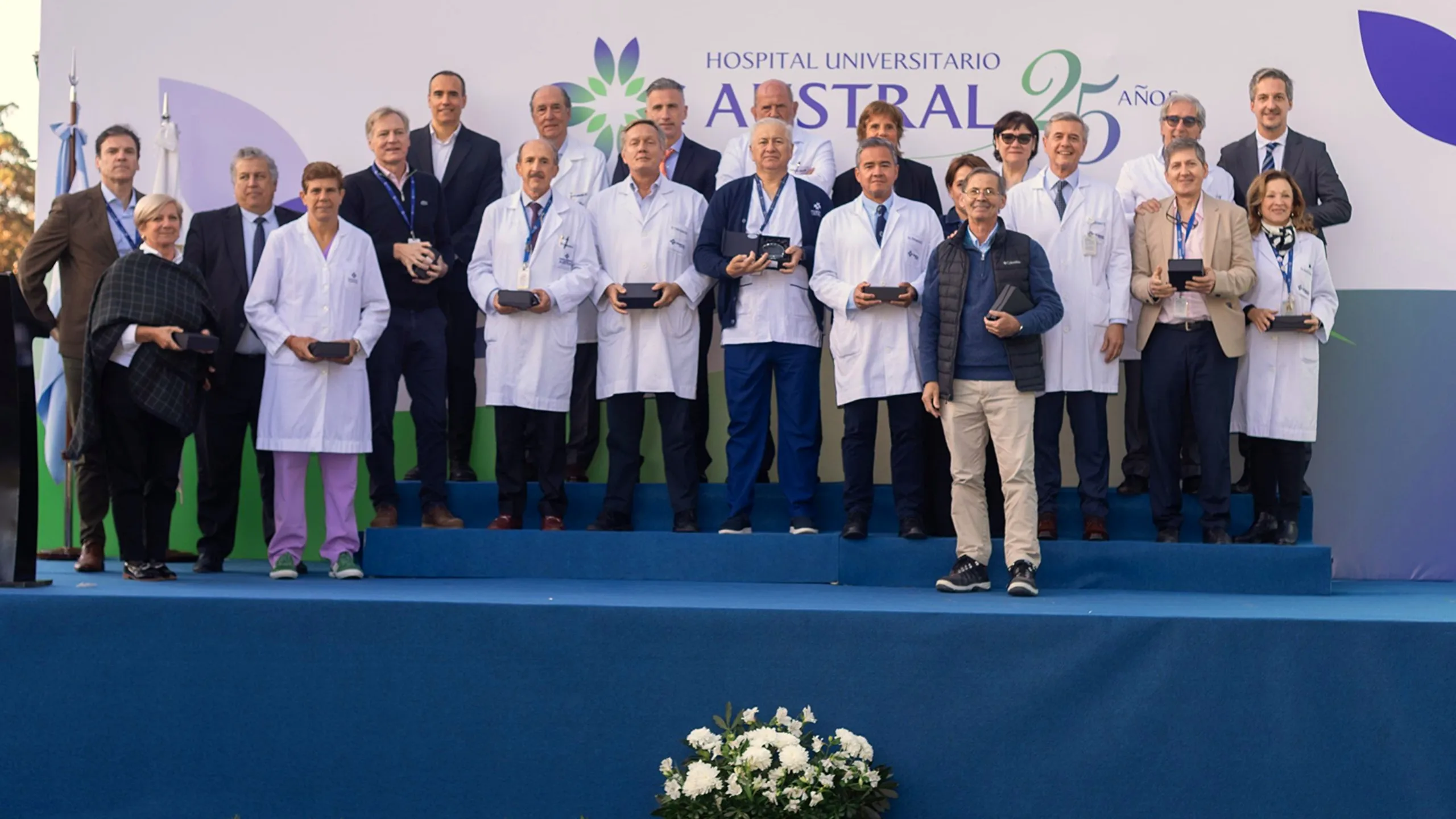 EL HOSPITAL UNIVERSITARIO AUSTRAL CELEBRÓ SUS 25 AÑOS Y RENOVÓ SU ...