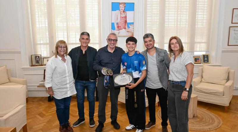 JULIO ZAMORA RECONOCIÓ A ENZO CHENTOLA, JOVEN TAEKWONDISTA TIGRENSE ...